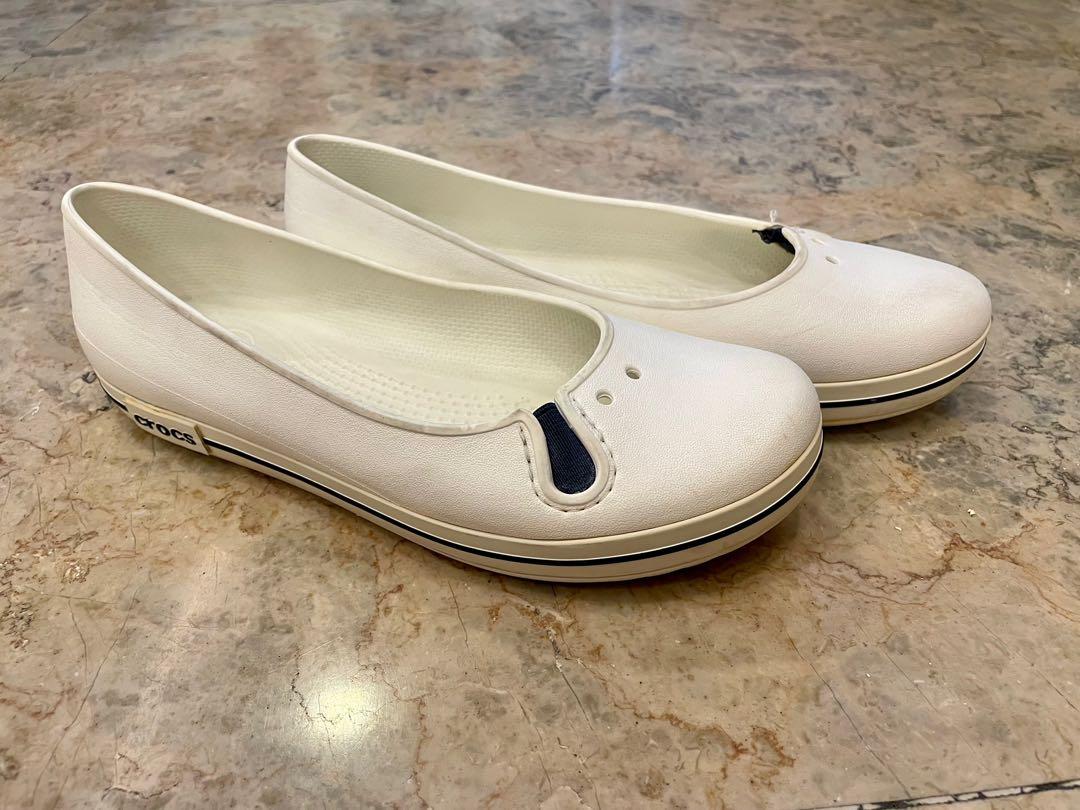 Crocs flats, Women's Fashion, Footwear, Flats & Sandals on Carousell