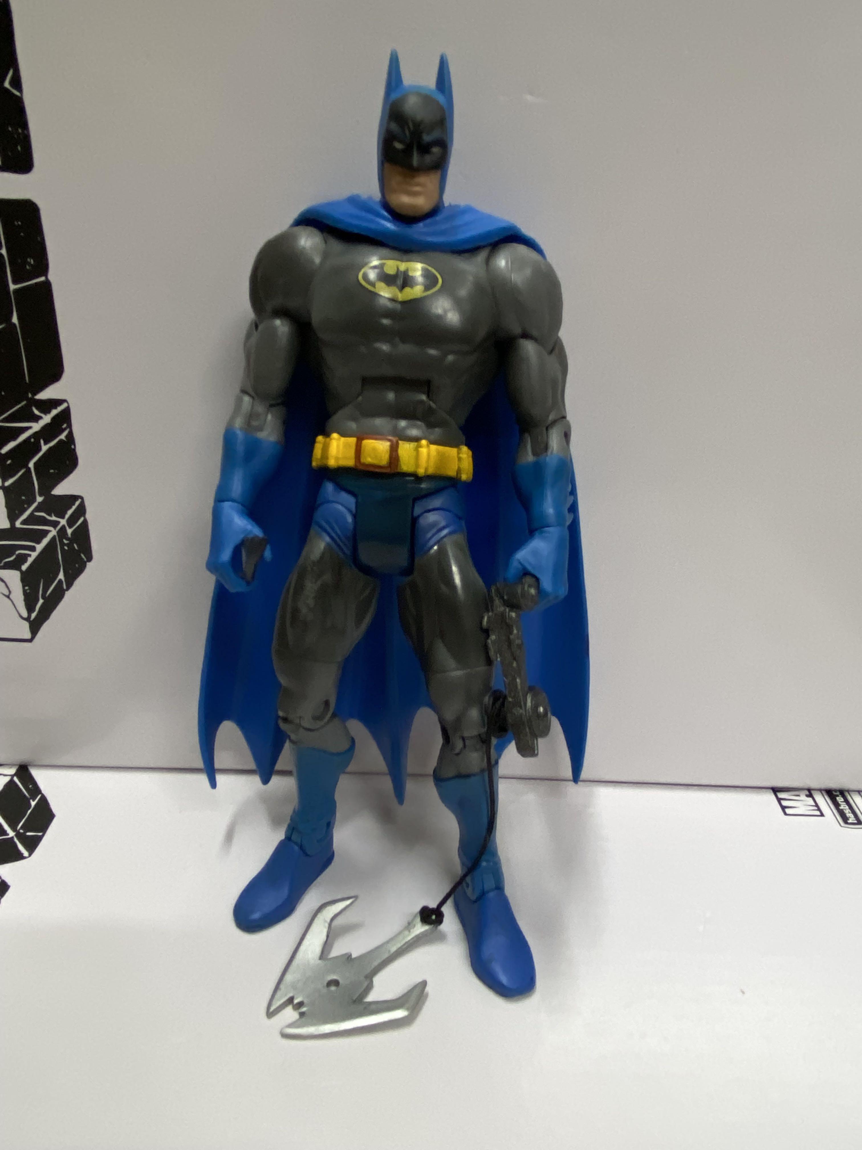 Dcuc Mattel dc superheroes classic batman, 興趣及遊戲, 玩具 & 遊戲類 - Carousell