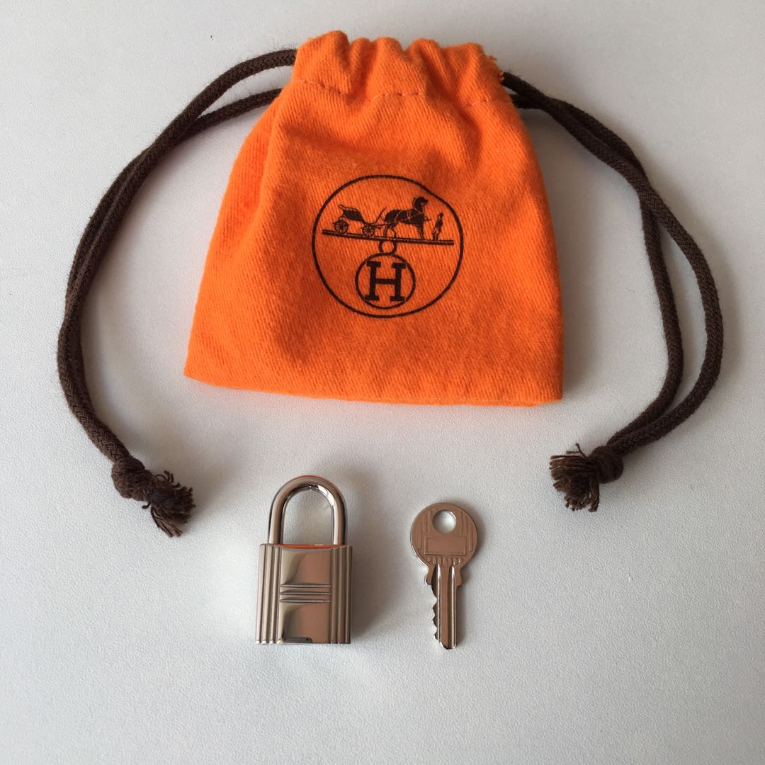 HERMES Lock Set Authentic Original, Women's Fashion, Watches ...