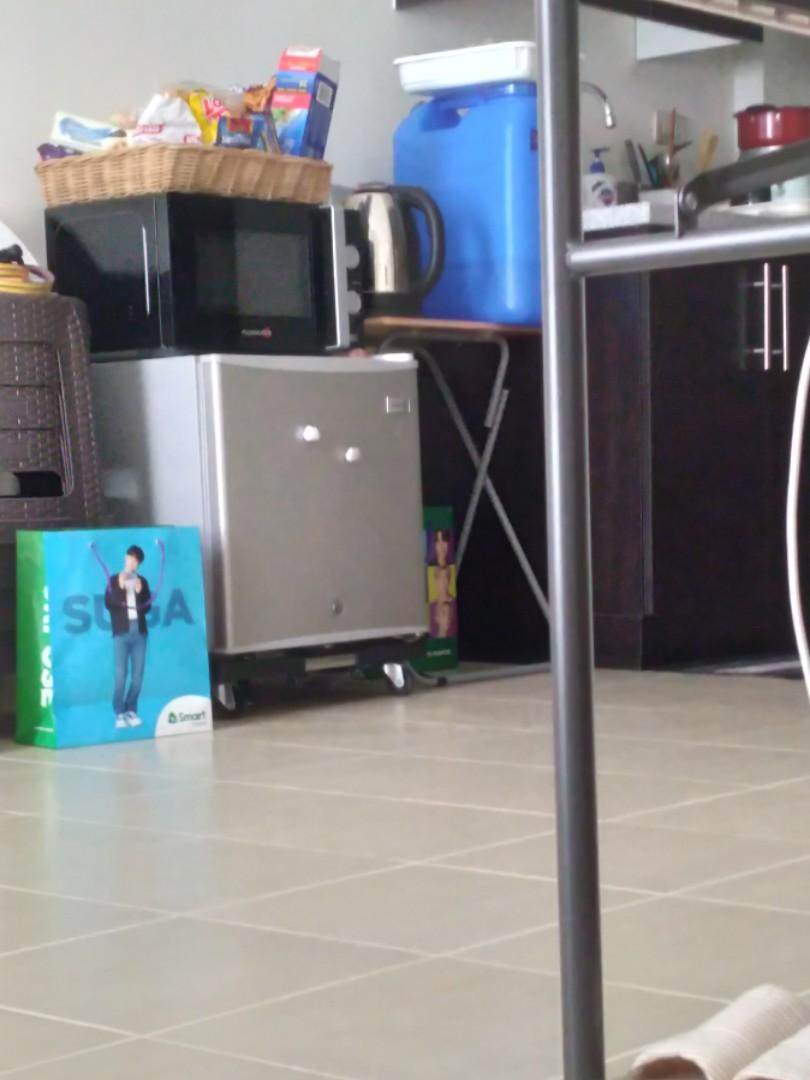 Mini Refrigerator / Personal Ref (with lock), TV & Home Appliances ...