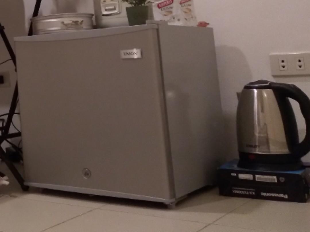 Mini Refrigerator / Personal Ref (with lock), TV & Home Appliances ...