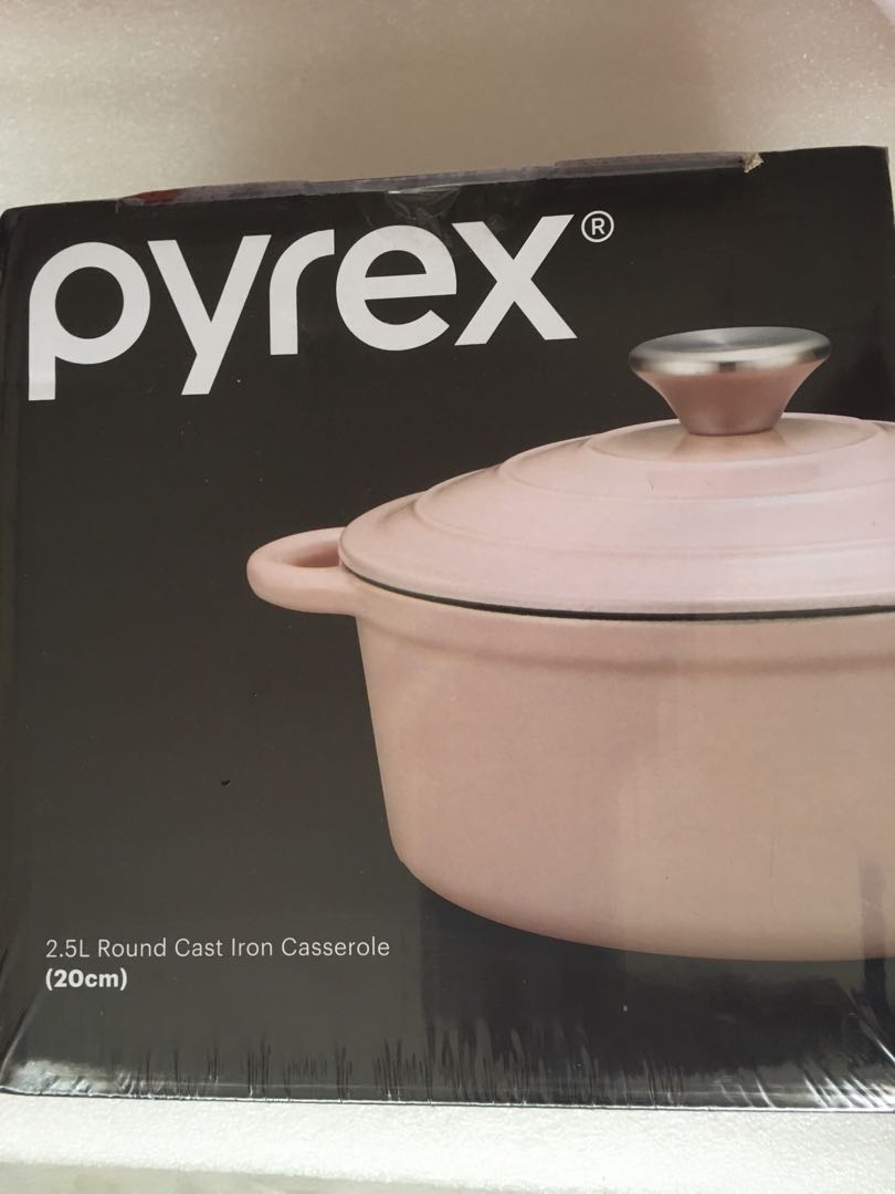 Pyrex 2.5L round Cast Iron Casserole (20cm), Furniture & Home Living ...
