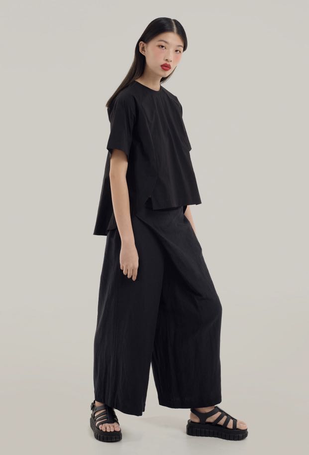 SABRINA GOH HANNAH TOP, Women's Fashion, Tops, Blouses on Carousell