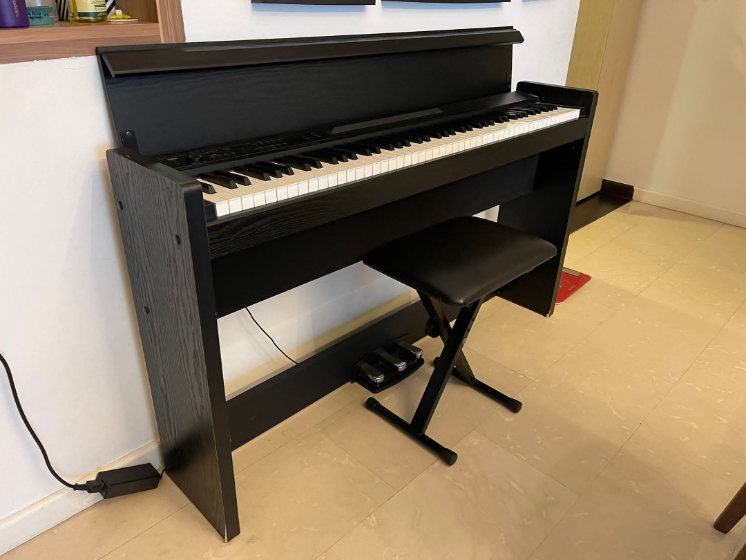SECOND HAND DIGITAL PIANO, Hobbies & Toys, Music & Media, Musical ...