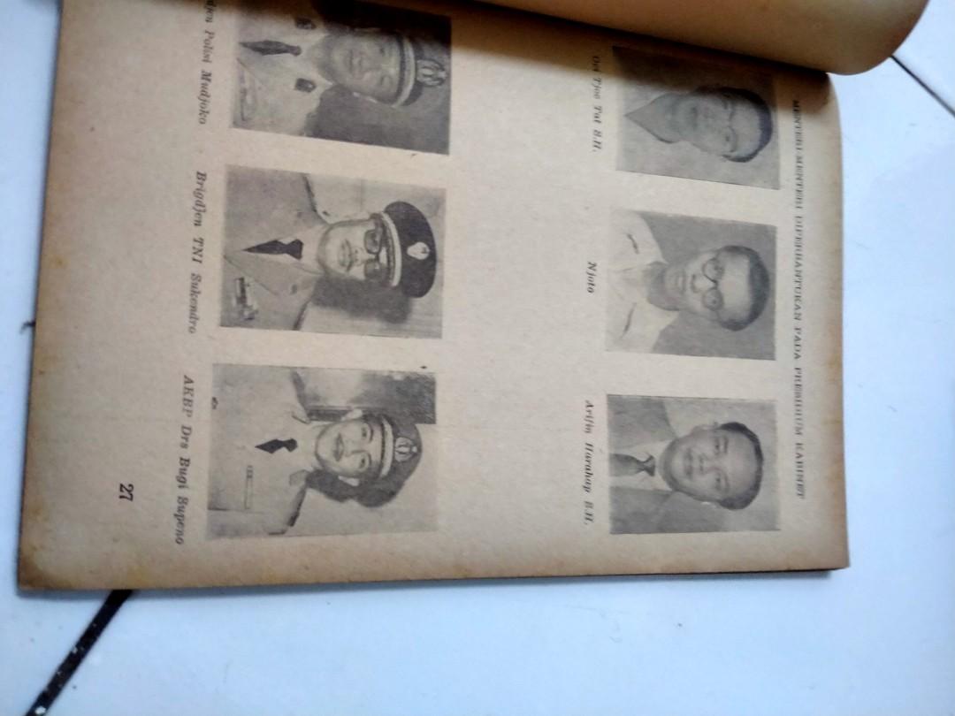 susunan kabinet Dwikora Republik Indonesia, Hobbies & Toys, Books ...