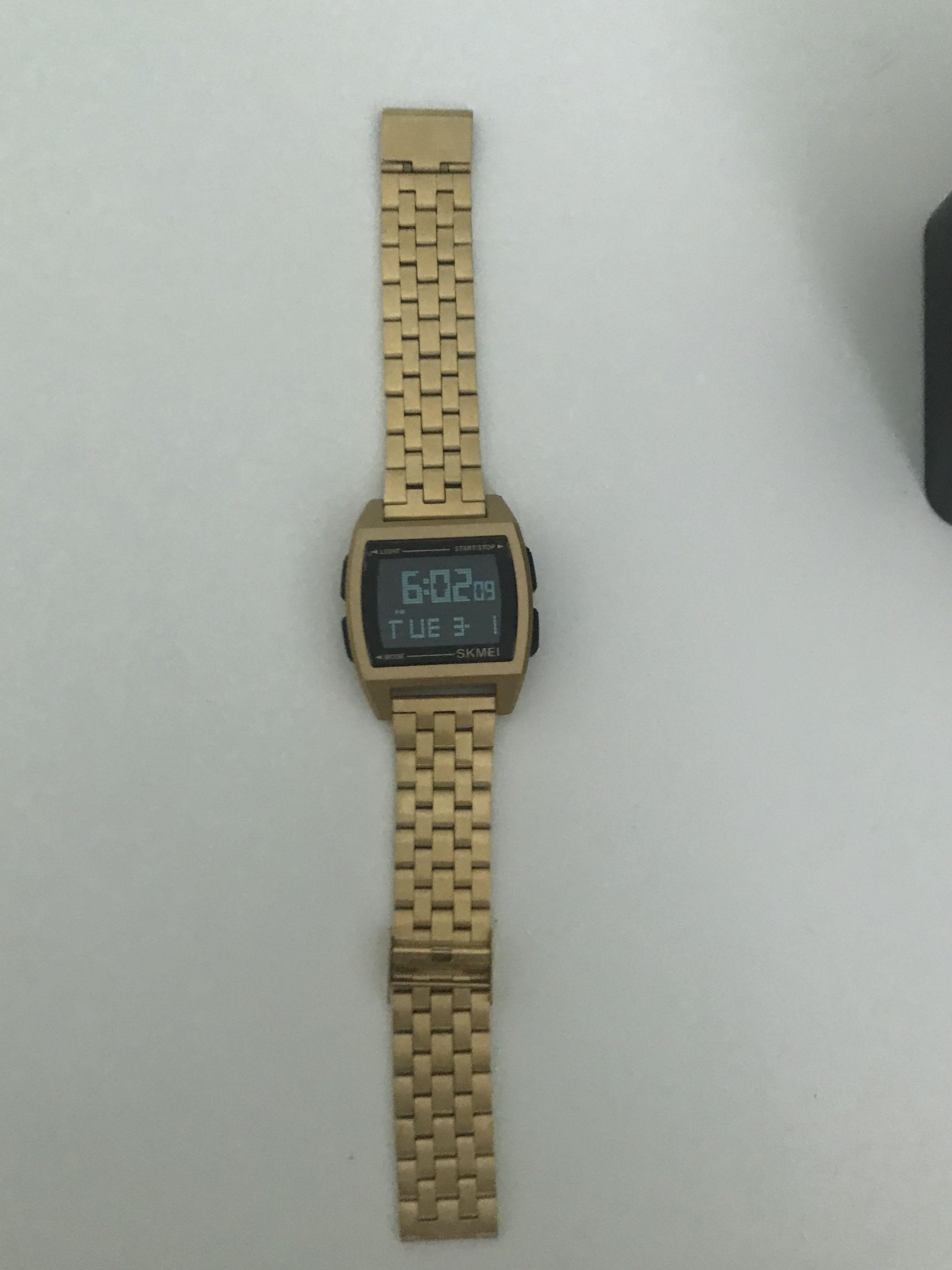 Vintage digital watch, Men's Fashion, Watches & Accessories, Watches on ...