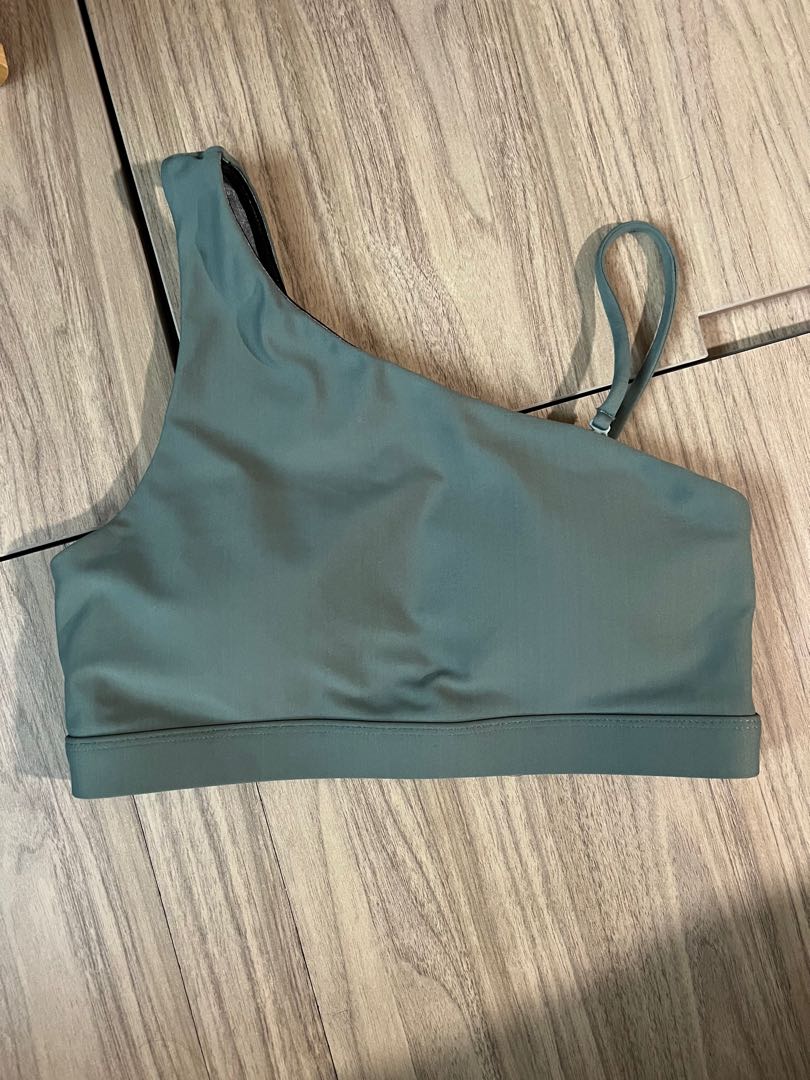 Vivre Toga Sports Bra, Women's Fashion, Activewear on Carousell