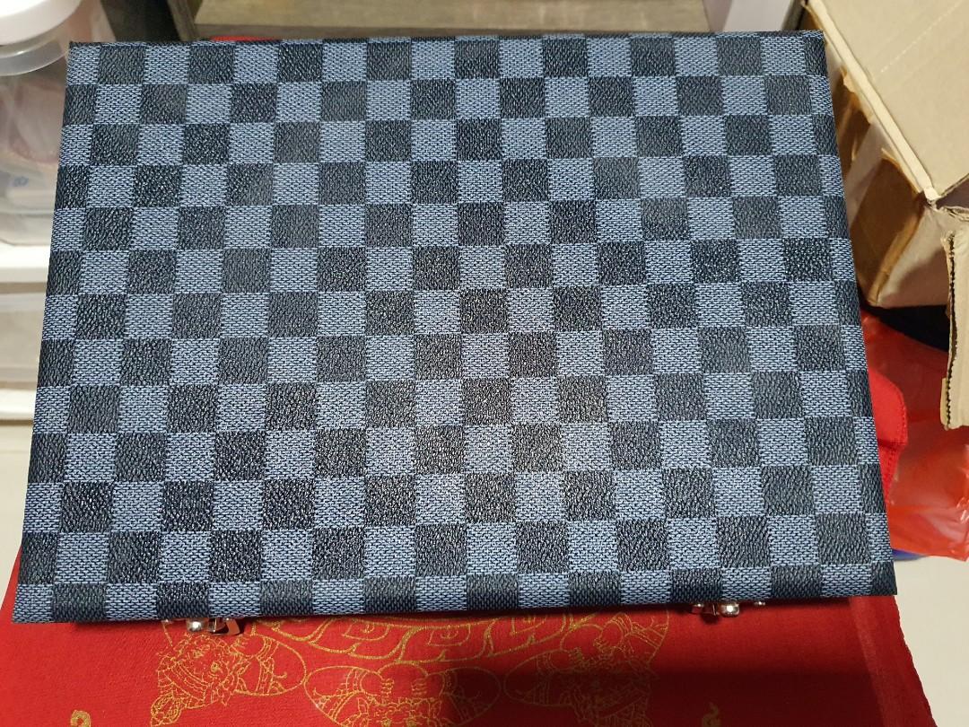 Amulet box for 18 amulets 6cm x 4 cm, Hobbies & Toys, Memorabilia ...