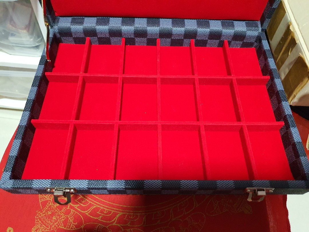 Amulet box for 18 amulets 6cm x 4 cm, Hobbies & Toys, Memorabilia ...