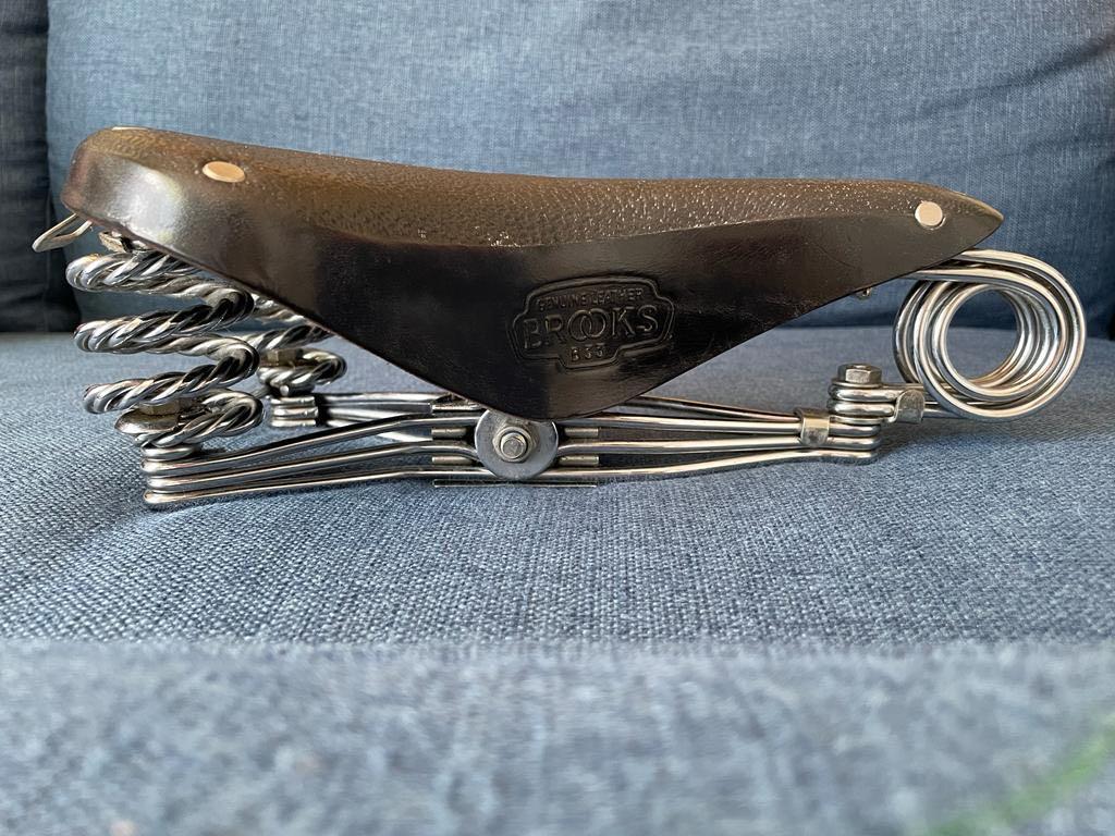 Brooks B33 classic saddle, Sports Equipment, Bicycles & Parts, Parts & Accessories on Carousell
