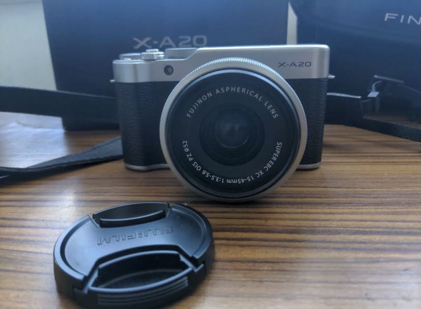 Fujifilm X-A20 mirrorless camera with Fujinon lens XC15-45mm ...