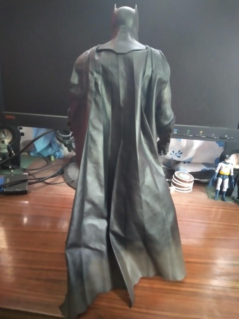 Hot Toys BvS Batman with Tech Cowl and Sniper Rifle - BIB, Hobbies ...