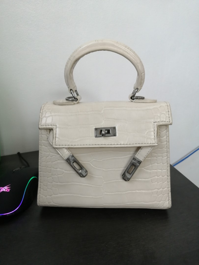Kelly 20 White Croc Embossed Bag, Women's Fashion, Bags & Wallets ...