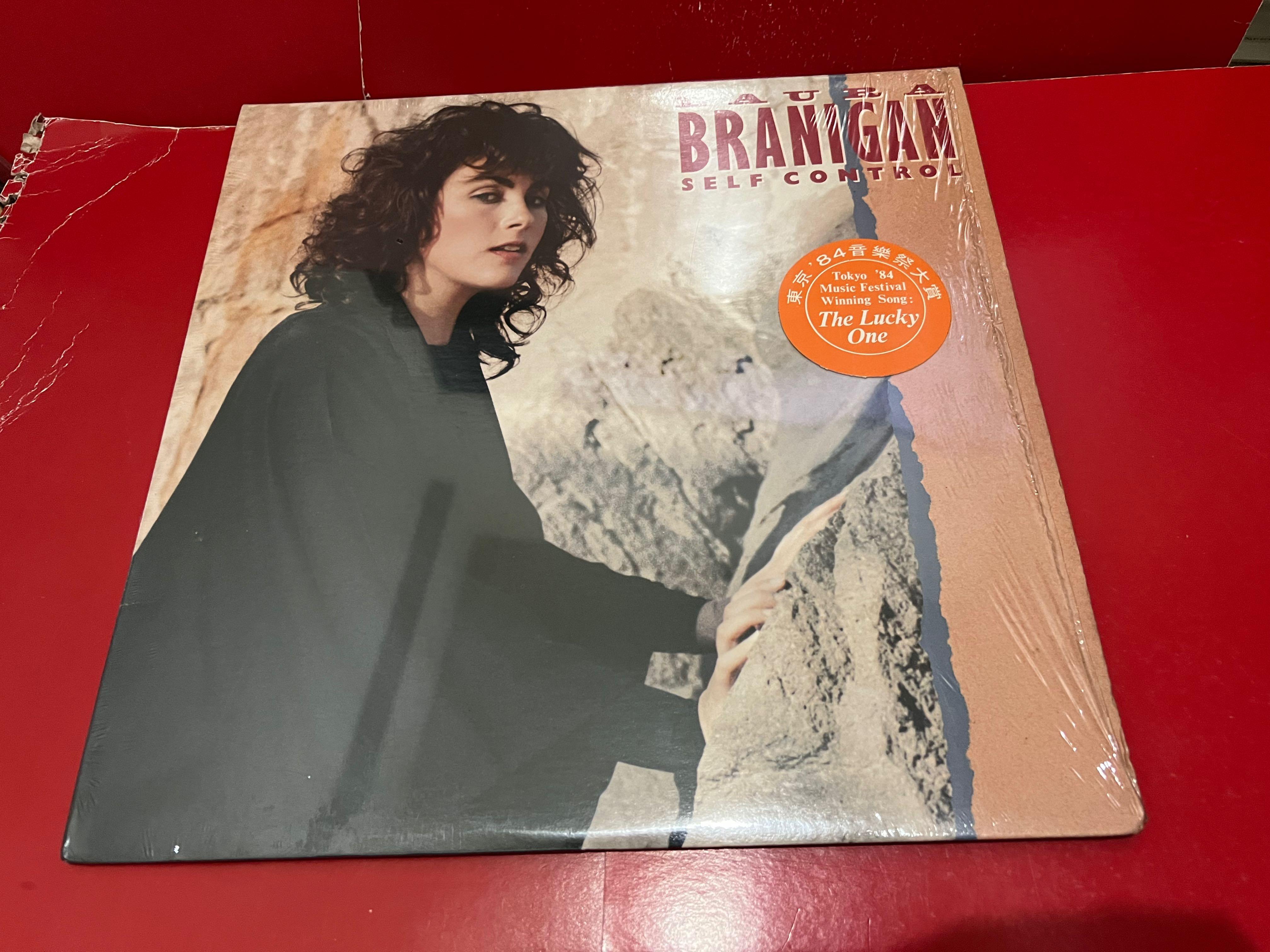 Laura Branigan – Self Control 1984年舊版黑膠唱片, 興趣及遊戲, 音樂、樂器 & 配件, 音樂與媒體 ...