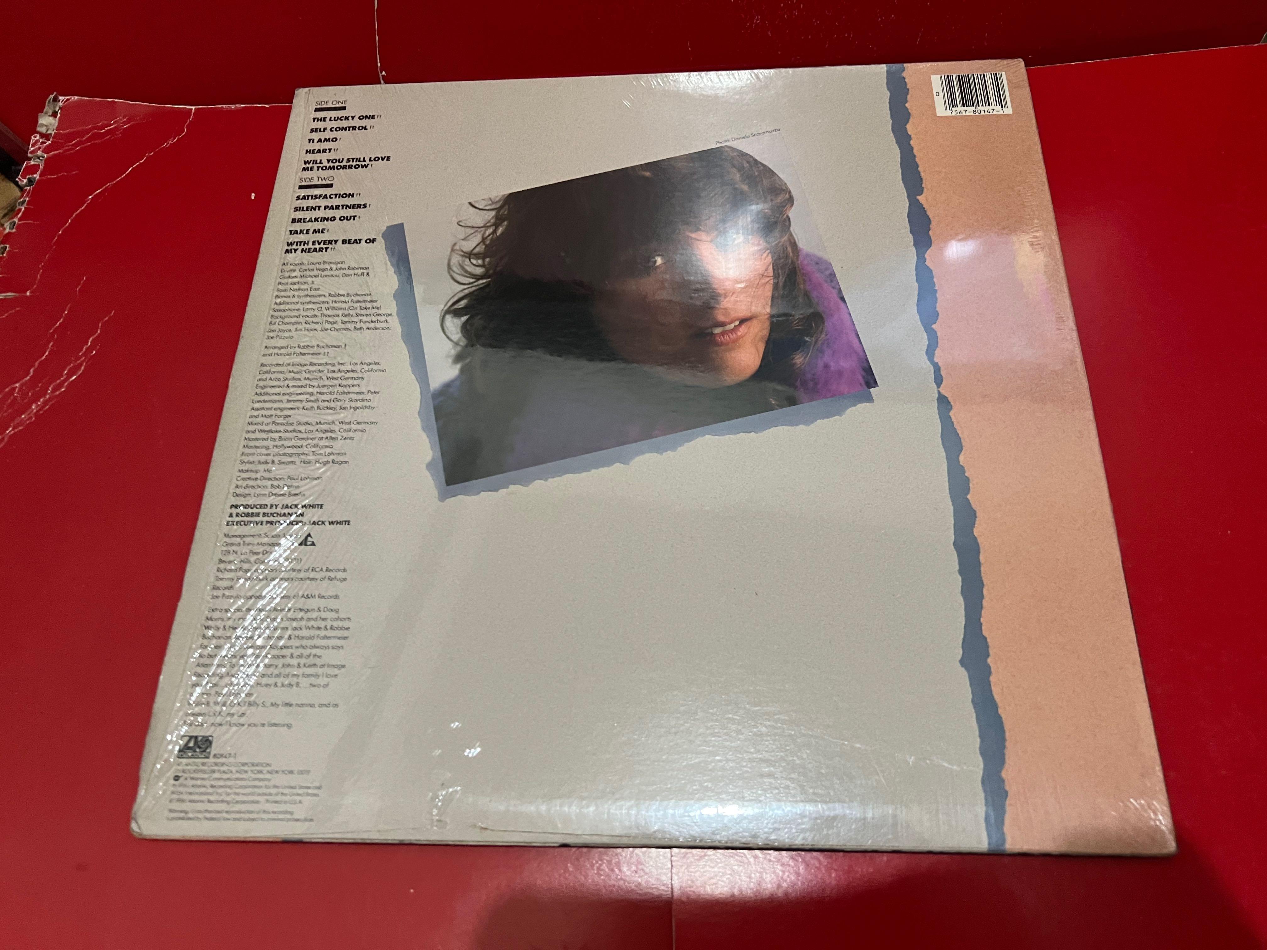 Laura Branigan – Self Control 1984年舊版黑膠唱片, 興趣及遊戲, 音樂、樂器 & 配件, 音樂與媒體 ...