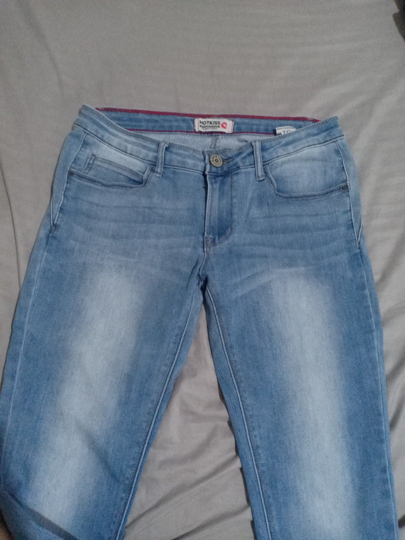 maong pants women 31, Women's Fashion, Bottoms, Jeans on Carousell