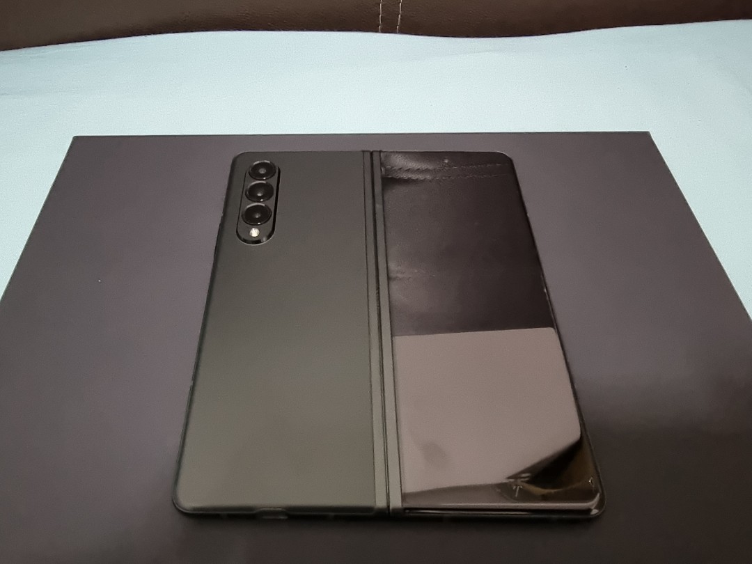 Samsung galaxy Z fold 3 - Phantom Green, Mobile Phones & Gadgets ...