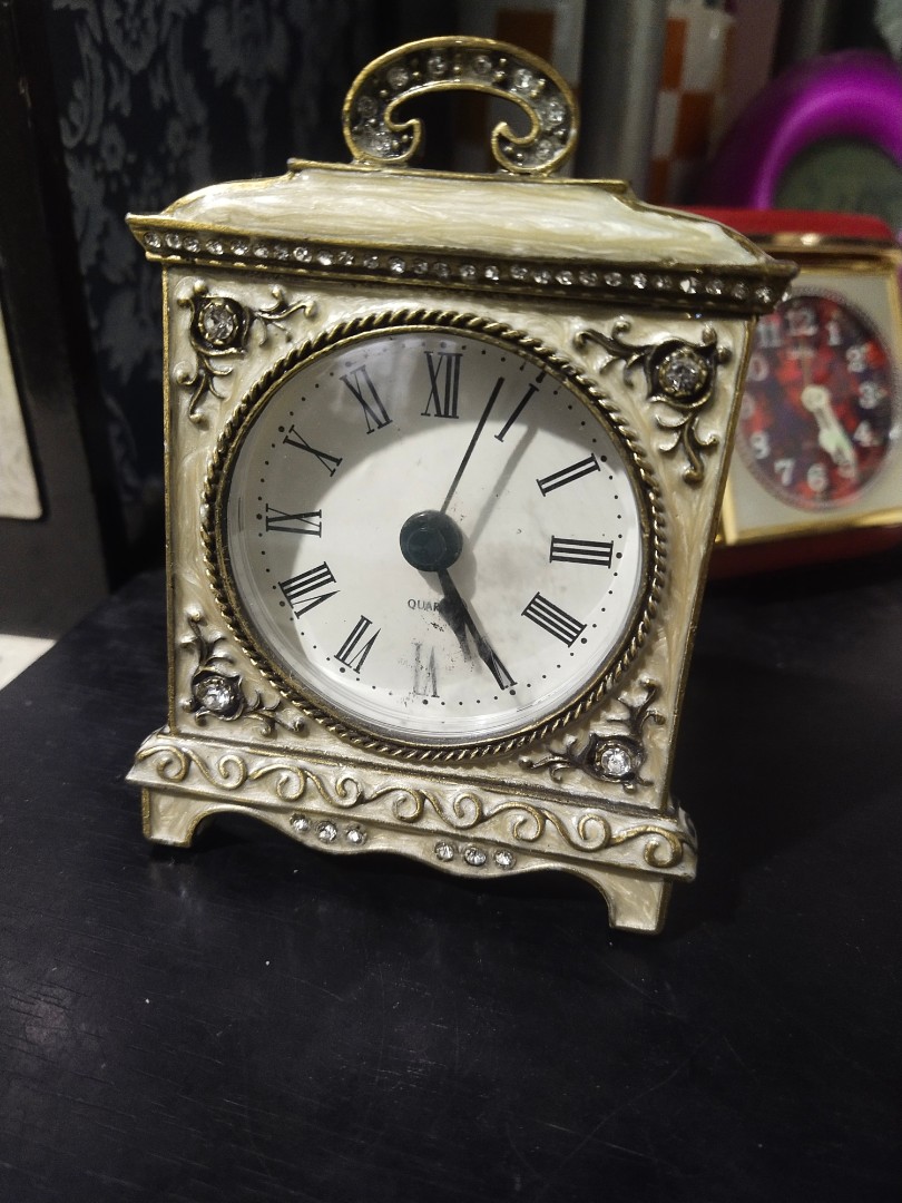 Shontek Metal Desk/Bedside Clock, Furniture & Home Living, Home Decor ...