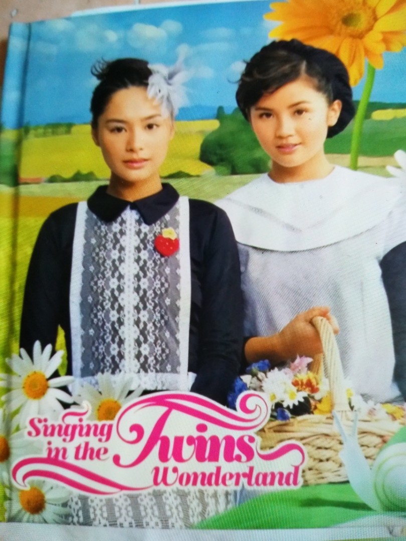 Twins singing in the twins wonderland VCD, 興趣及遊戲, 音樂、樂器 & 配件, 音樂與媒體 ...