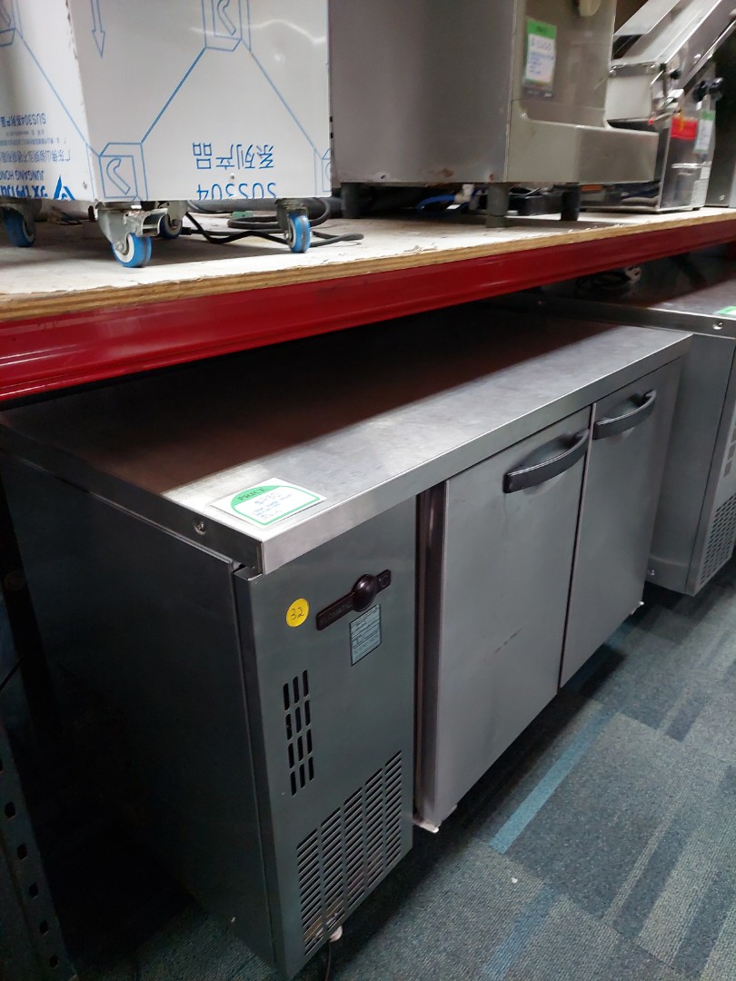 2 Doors Counter Chiller, 1200mm x 600mm x 850mmh, 240L, 2 degree to 6 ...