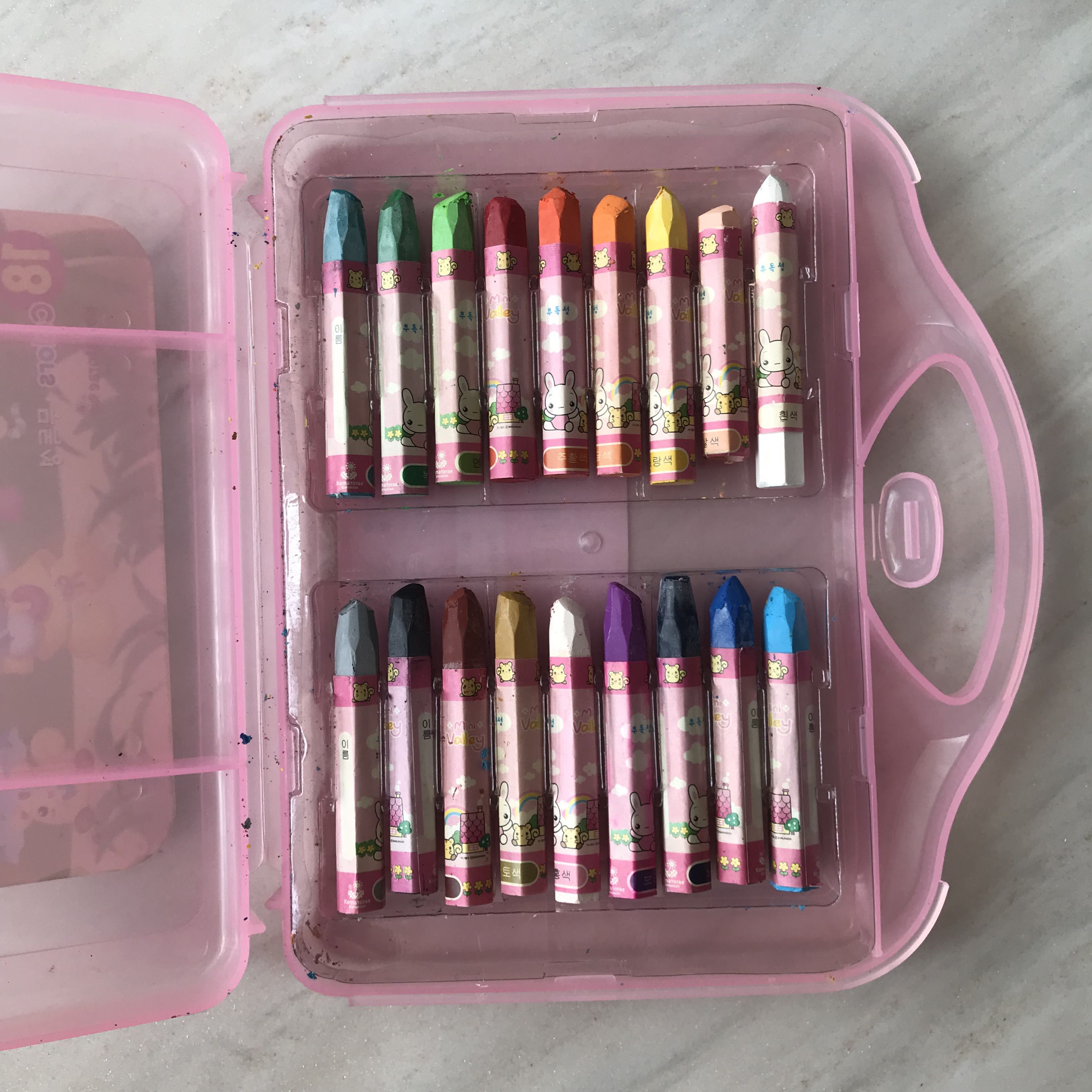 Crayons Made in Korea #AutoCuan, Buku & Alat Tulis, Alat Tulis di Carousell