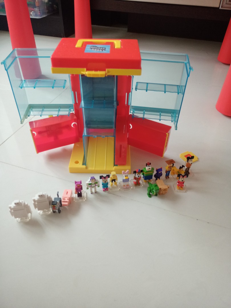 Crossy road figures and Machine, Hobbies & Toys, Toys & Games on Carousell