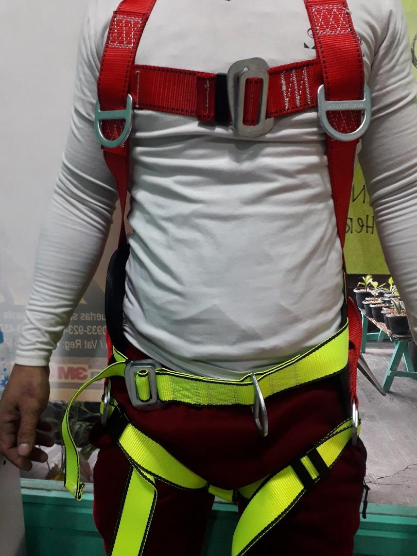Full Protection Full Body Harness 1 set, Commercial & Industrial ...