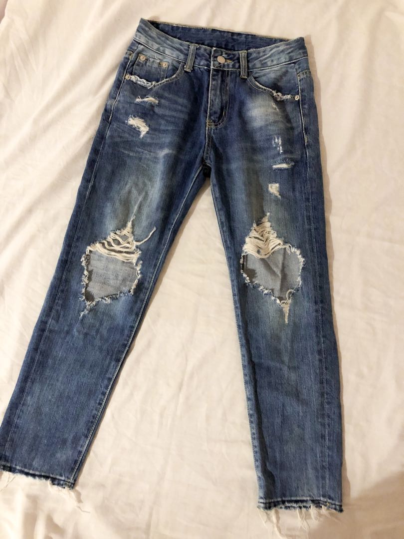 HW Tattered Jeans, Women's Fashion, Bottoms, Jeans on Carousell
