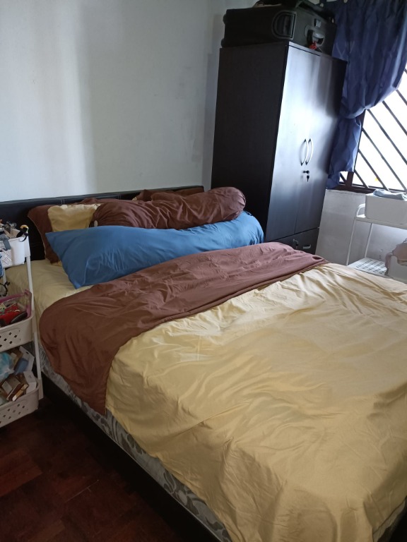 masterbed room with fully furn and aircon wifi walking distance to ...
