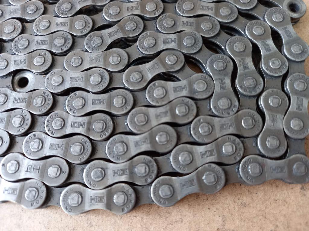 Shimano CN-HG50 NARROW 單車鏈條 約130cm, 運動產品, 單車及配件, 單車 - Carousell