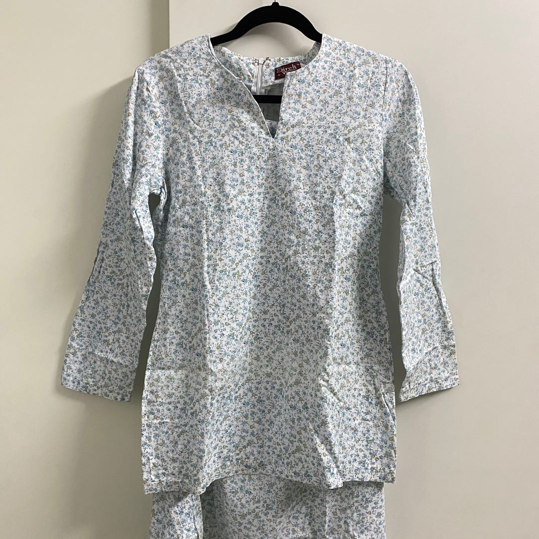 Sireh Pinang Kurung Modern, Women's Fashion, Dresses & Sets ...
