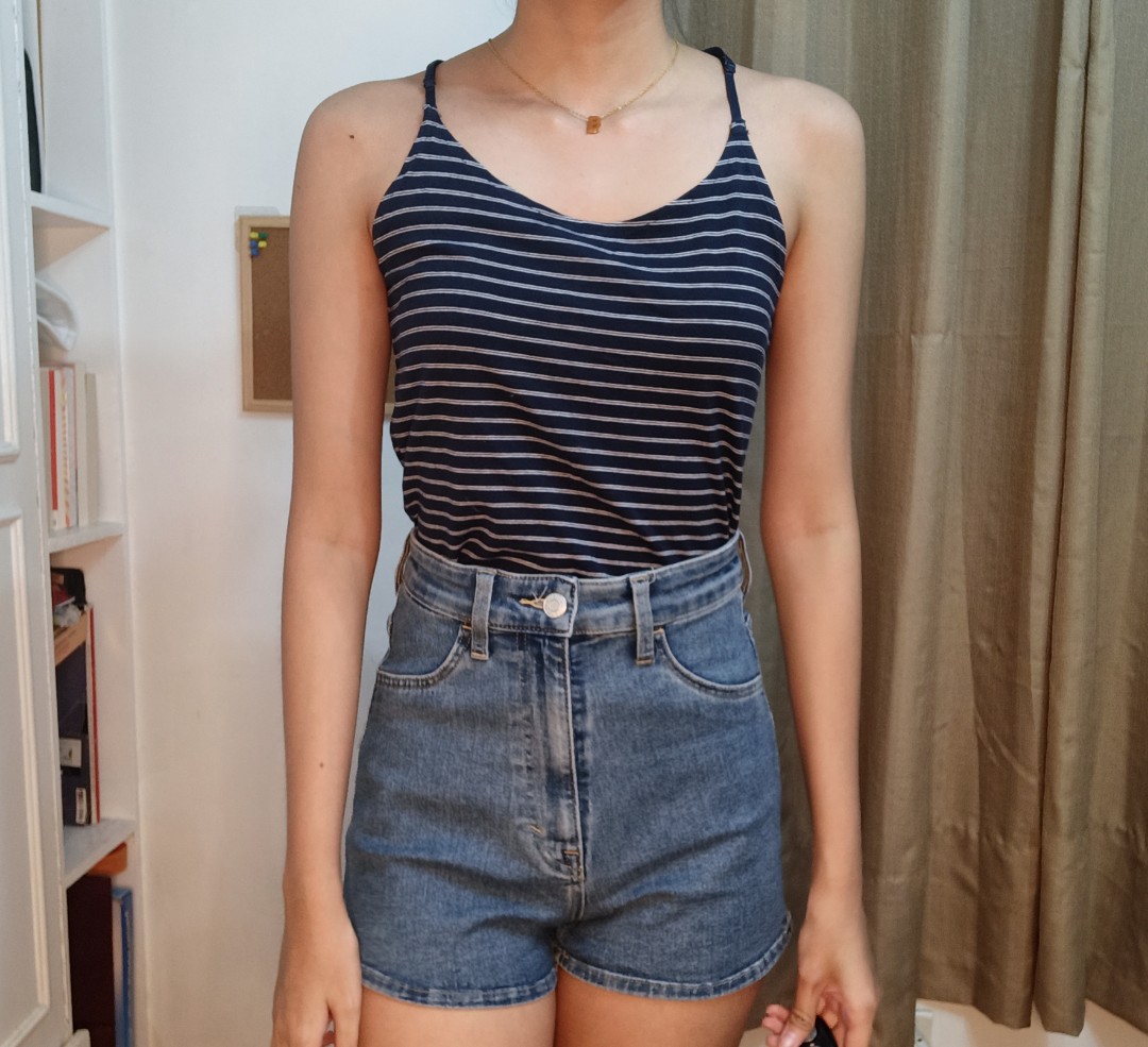 UNIQLO sando, Women's Fashion, Tops, Sleeveless on Carousell