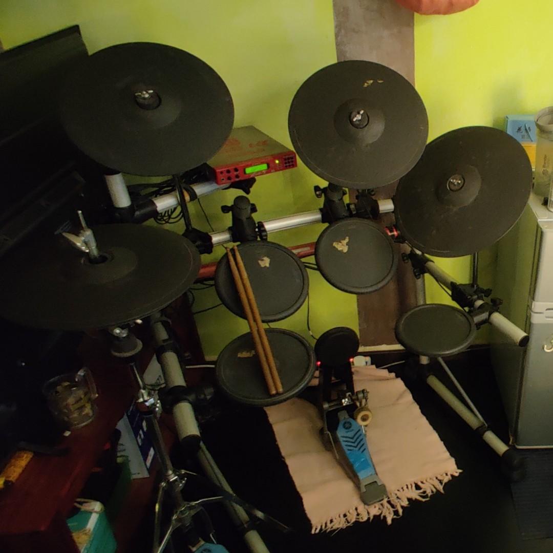 Yamaha DTXPRESS III Electronic drumset, Hobbies & Toys, Music & Media ...