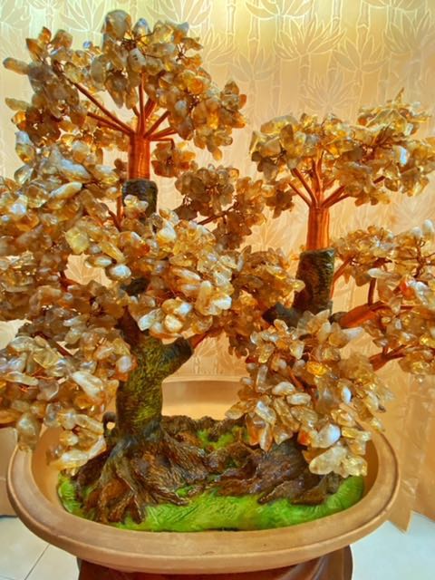 黄水晶 or Citrine ( Yellow quartz Sio2 as a semi precious stone ...