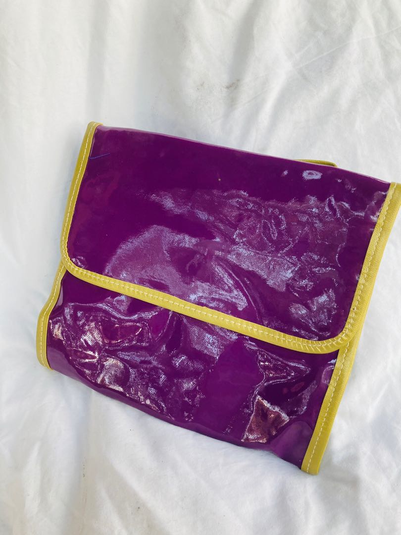 Avon Travel Pouch, Women's Fashion, Bags & Wallets, Purses & Pouches on ...