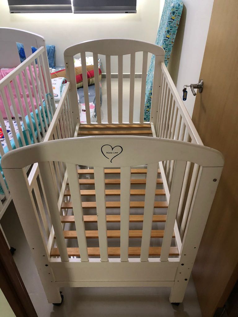 Free baby cot, Babies & Kids, Baby Nursery & Kids Furniture, Cots ...