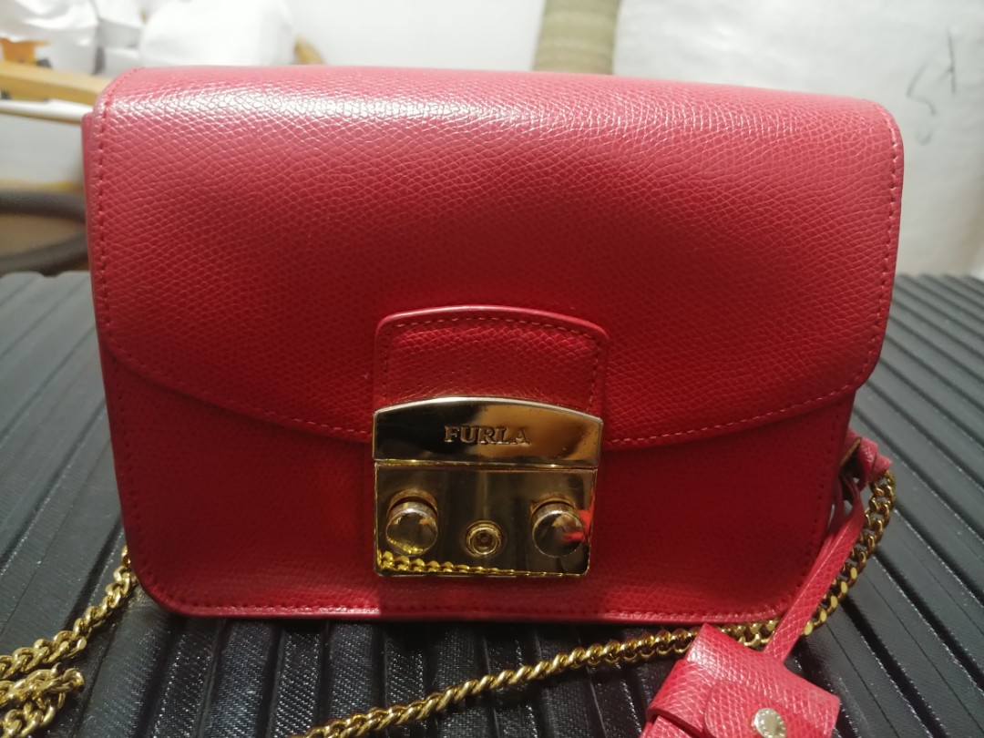 Furla Sling Bag 190, Women's Fashion, Bags & Wallets, Cross-body Bags ...