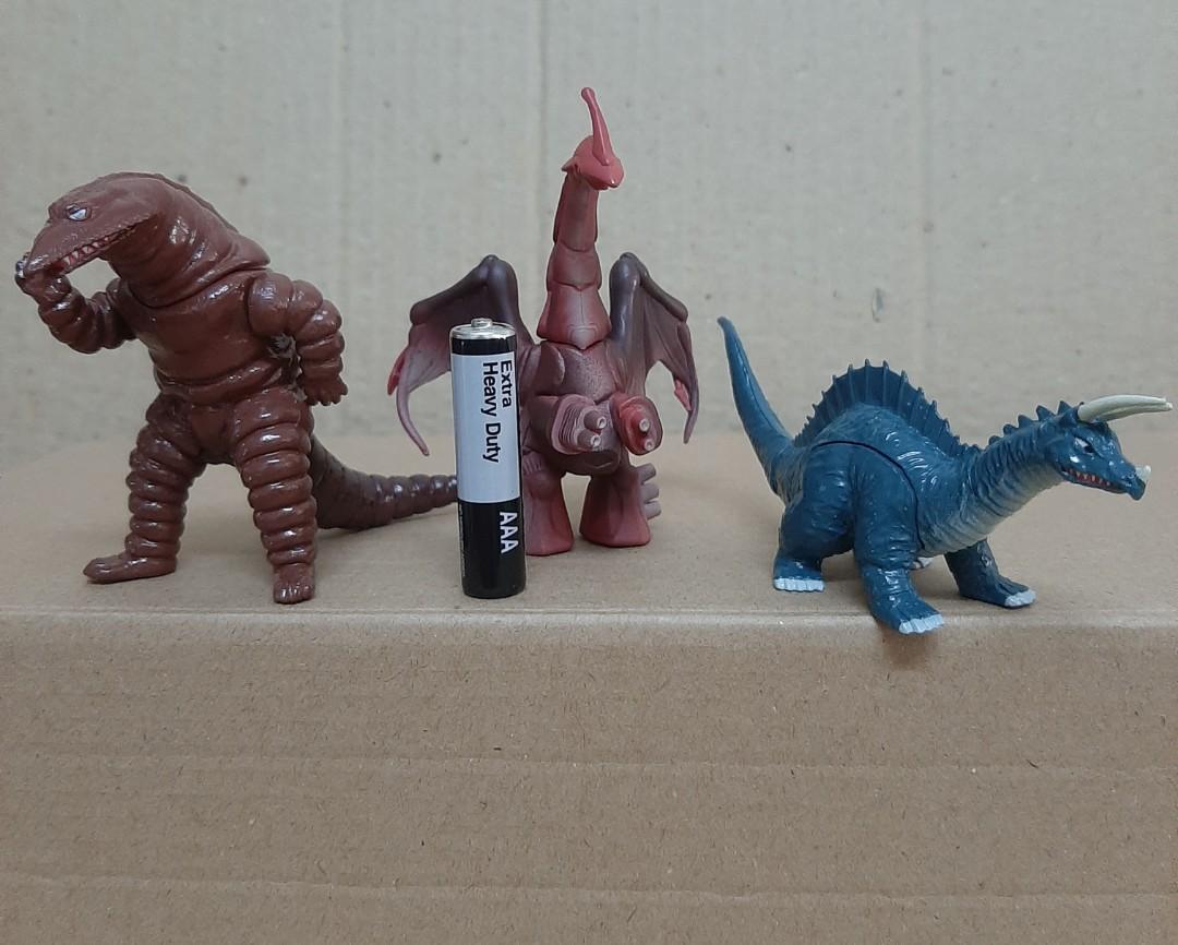 HG Ultraman Great Alien Baltan Kanegon Ragon Red King Powered Dino Tank ...