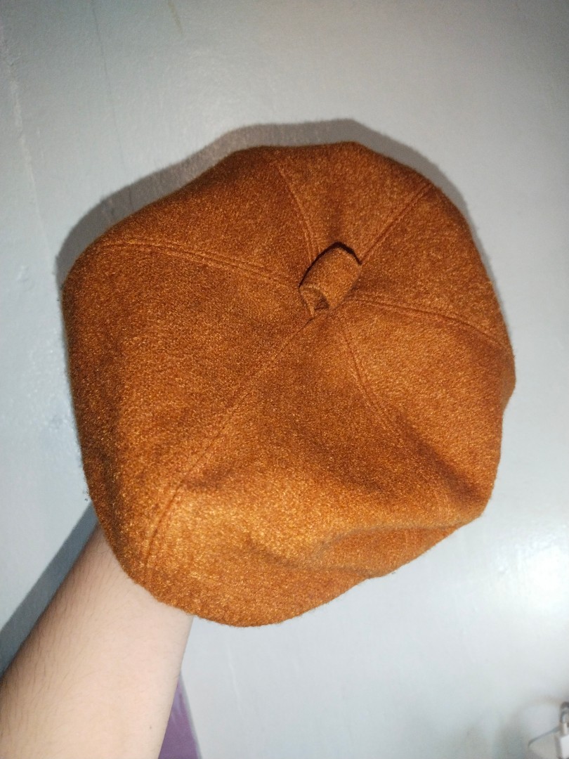 Preloved Miniso Beret, Women's Fashion, Watches & Accessories, Hats ...