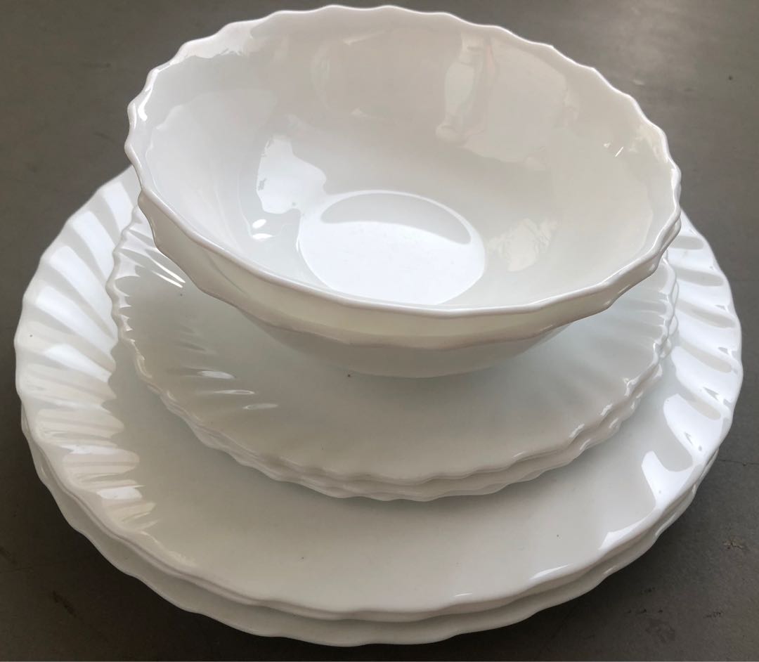Vintage Arc France plates & bowls, Hobbies & Toys, Memorabilia ...