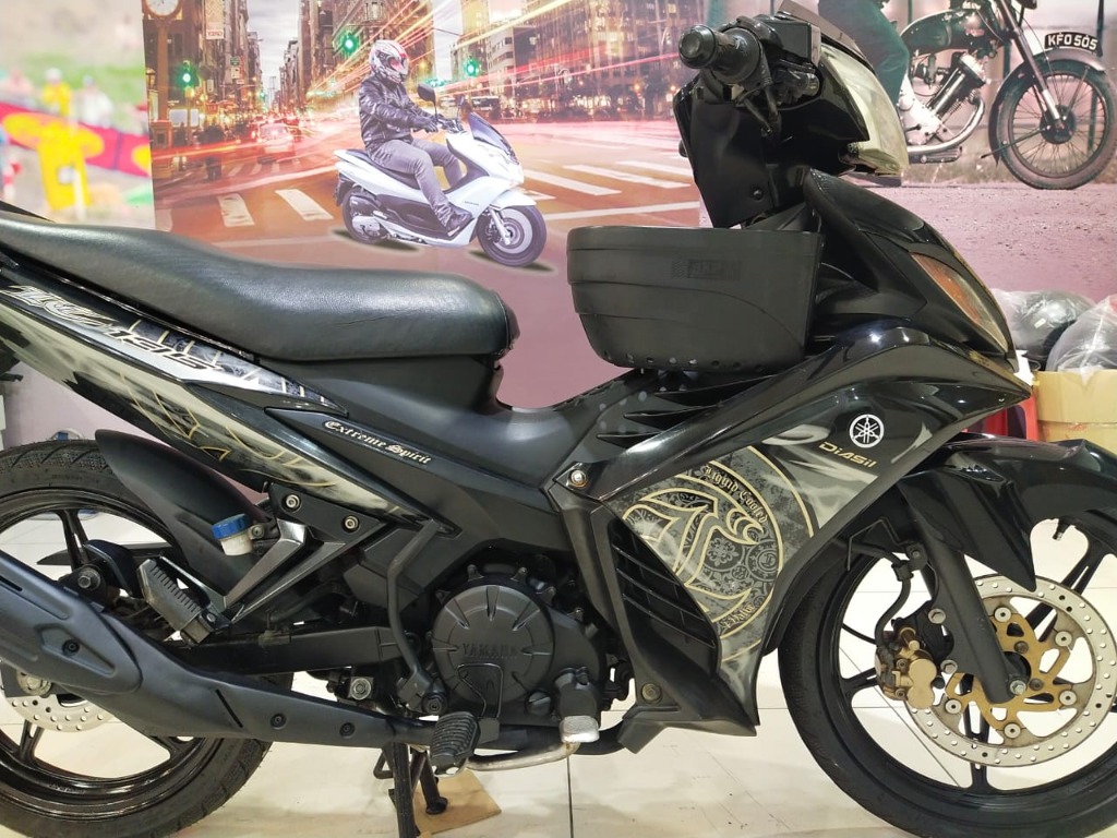 YAMAHA LC135 ES 5S Rare Color Unit Coffee Black, Motorbikes on Carousell