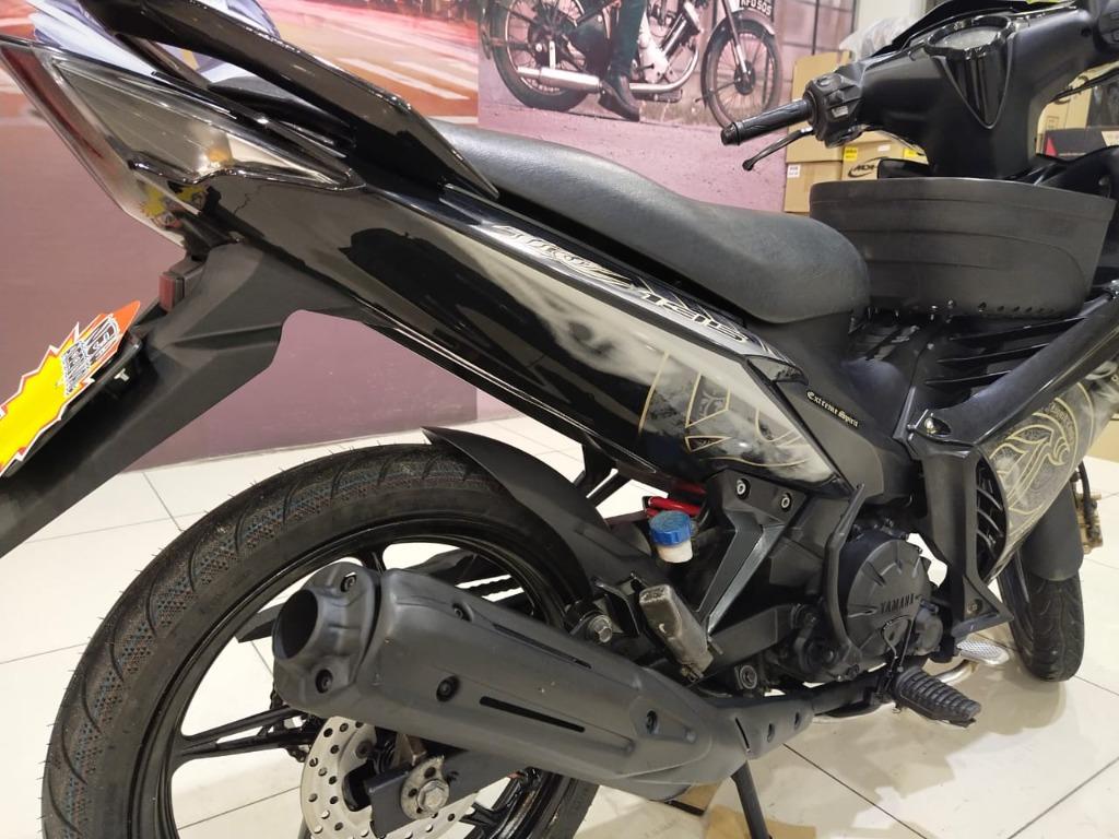 YAMAHA LC135 ES 5S Rare Color Unit Coffee Black, Motorbikes on Carousell