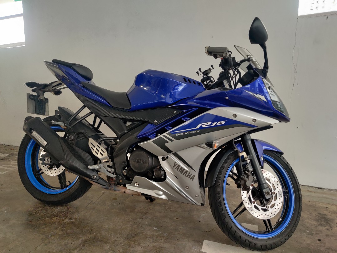 Yamaha R15 V2 (COE Nov 23), Motorcycles, Motorcycles for Sale, Class 2B on Carousell