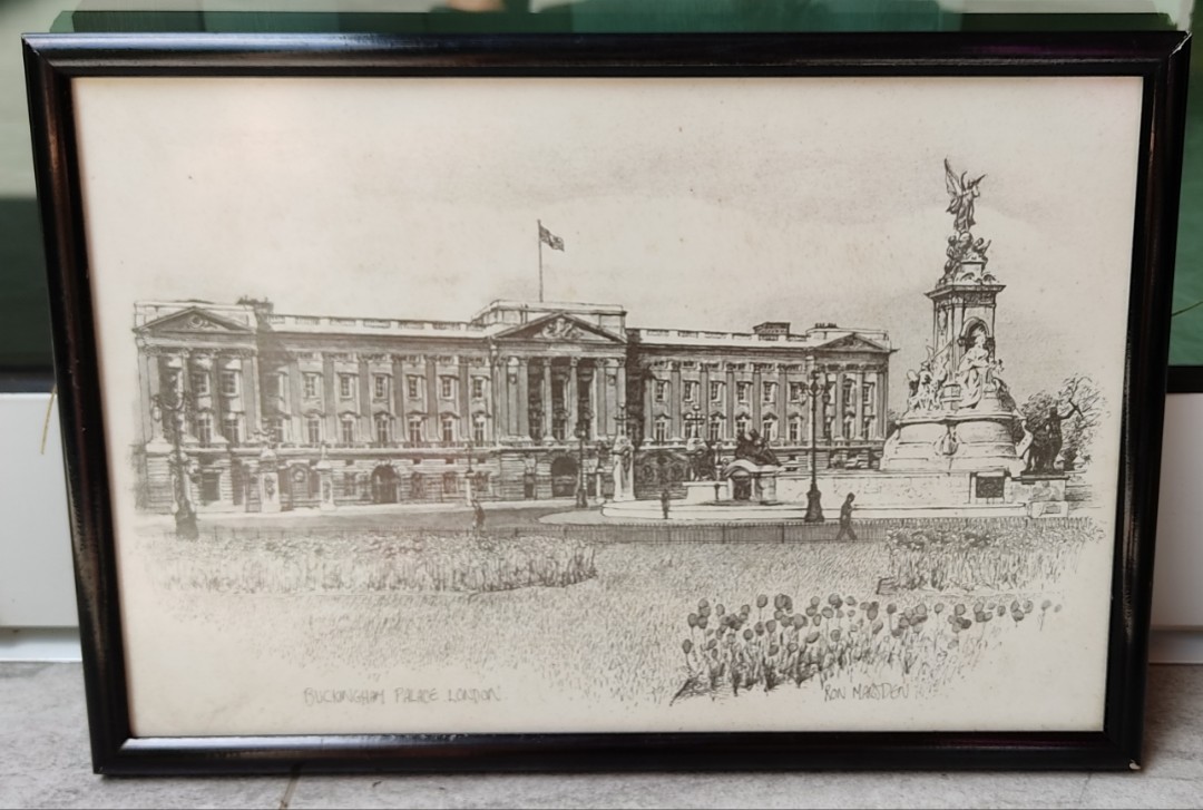 Buckingham palace Vintage Lithograph by Ron Marsden, Furniture & Home ...