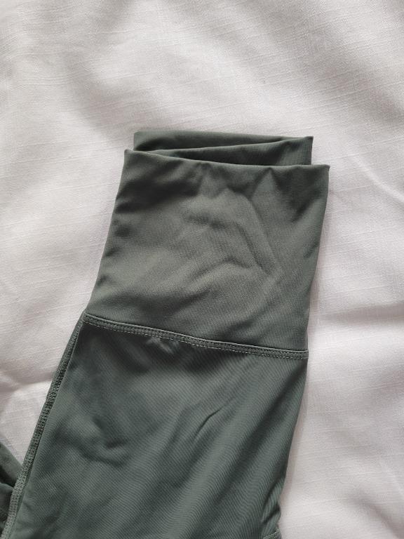 Green Yoga Pants, Women's Fashion, Activewear on Carousell
