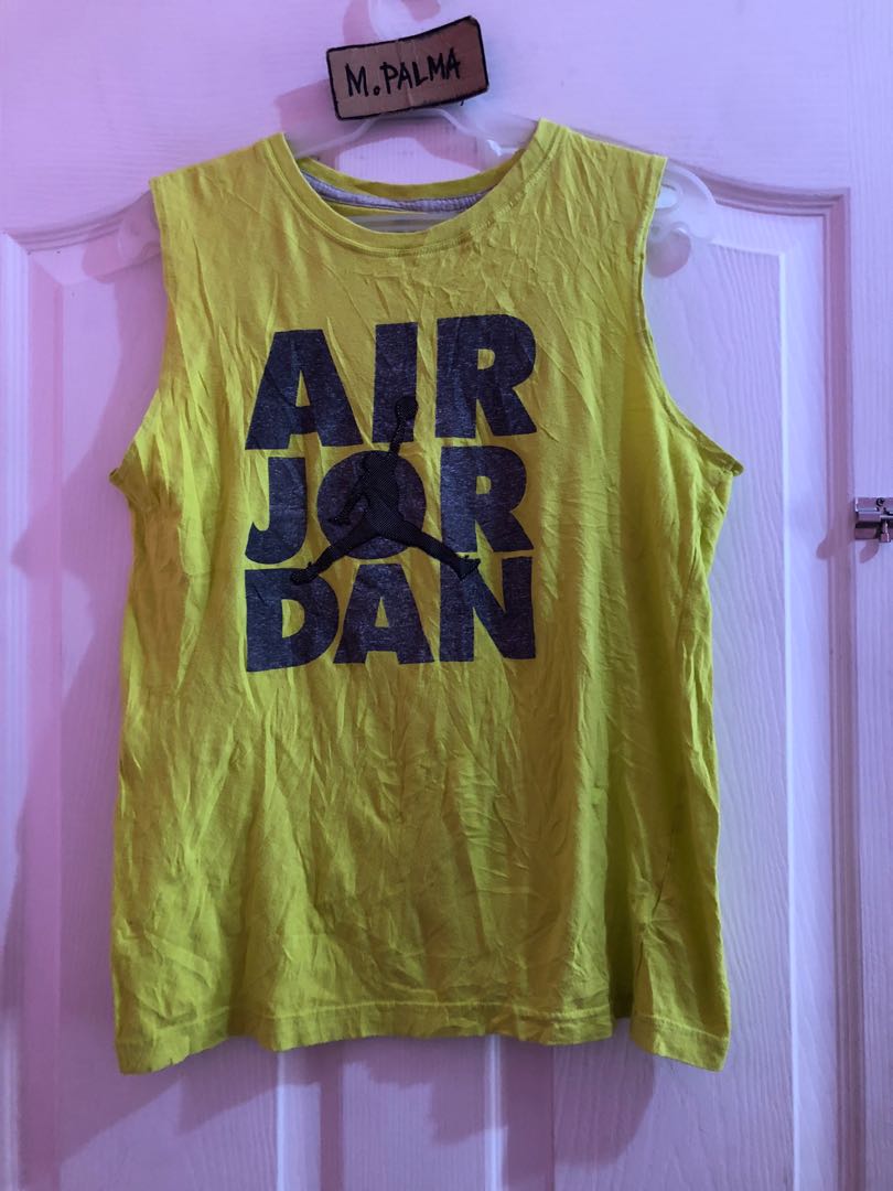 Jordan sando large youth 19x24, Men's Fashion, Activewear on Carousell