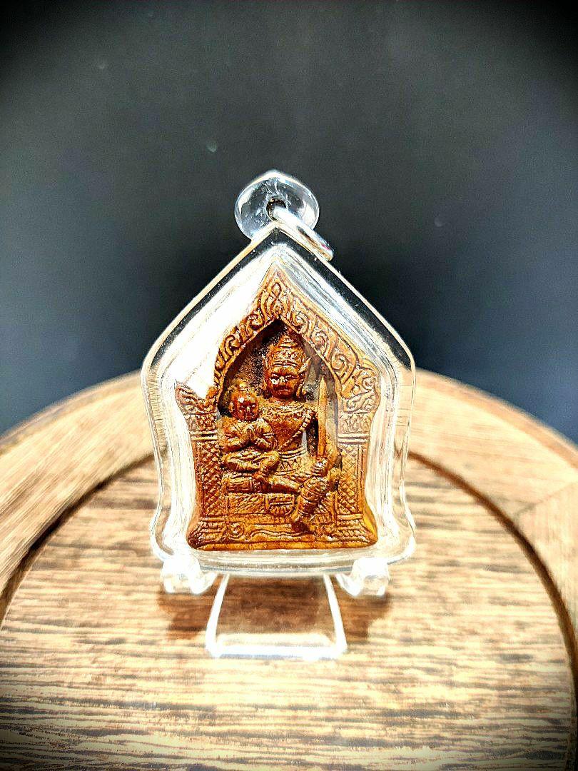 LP Sai Phra Khun Paen w/ Mae Per Palakhit (B.E. 2544), Hobbies & Toys ...