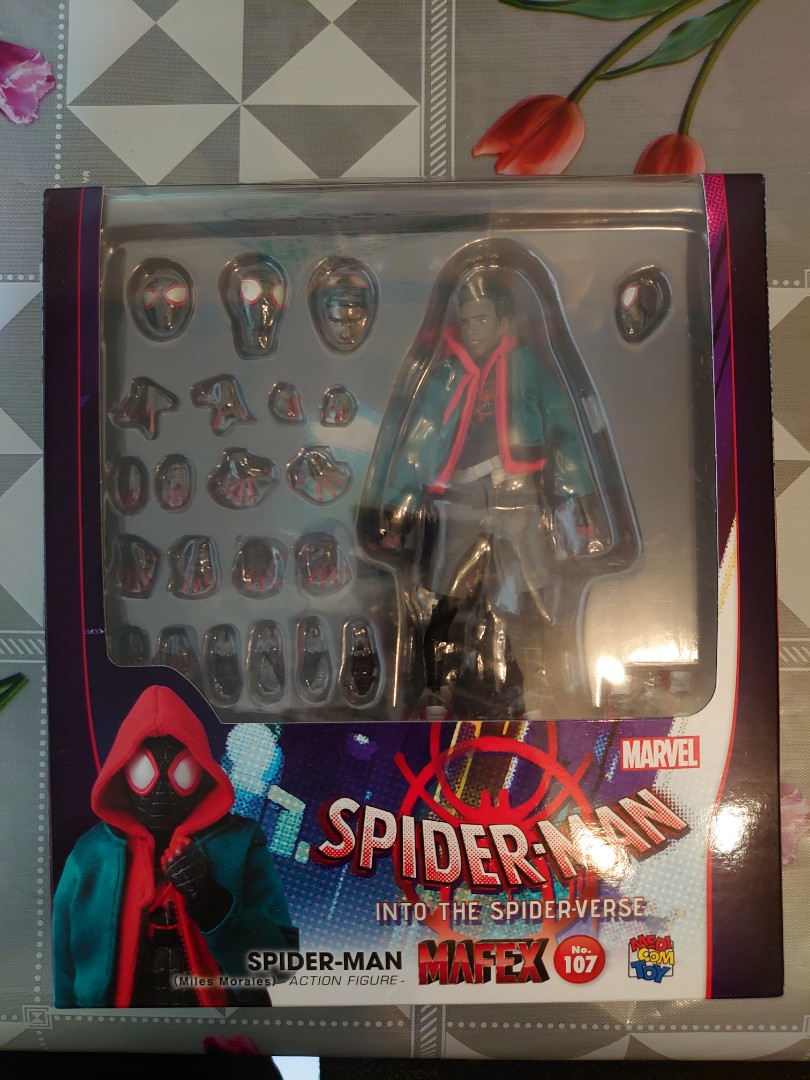 Mafex No 107: Spider-Man (Miles Morales), 興趣及遊戲, 玩具 & 遊戲類 - Carousell