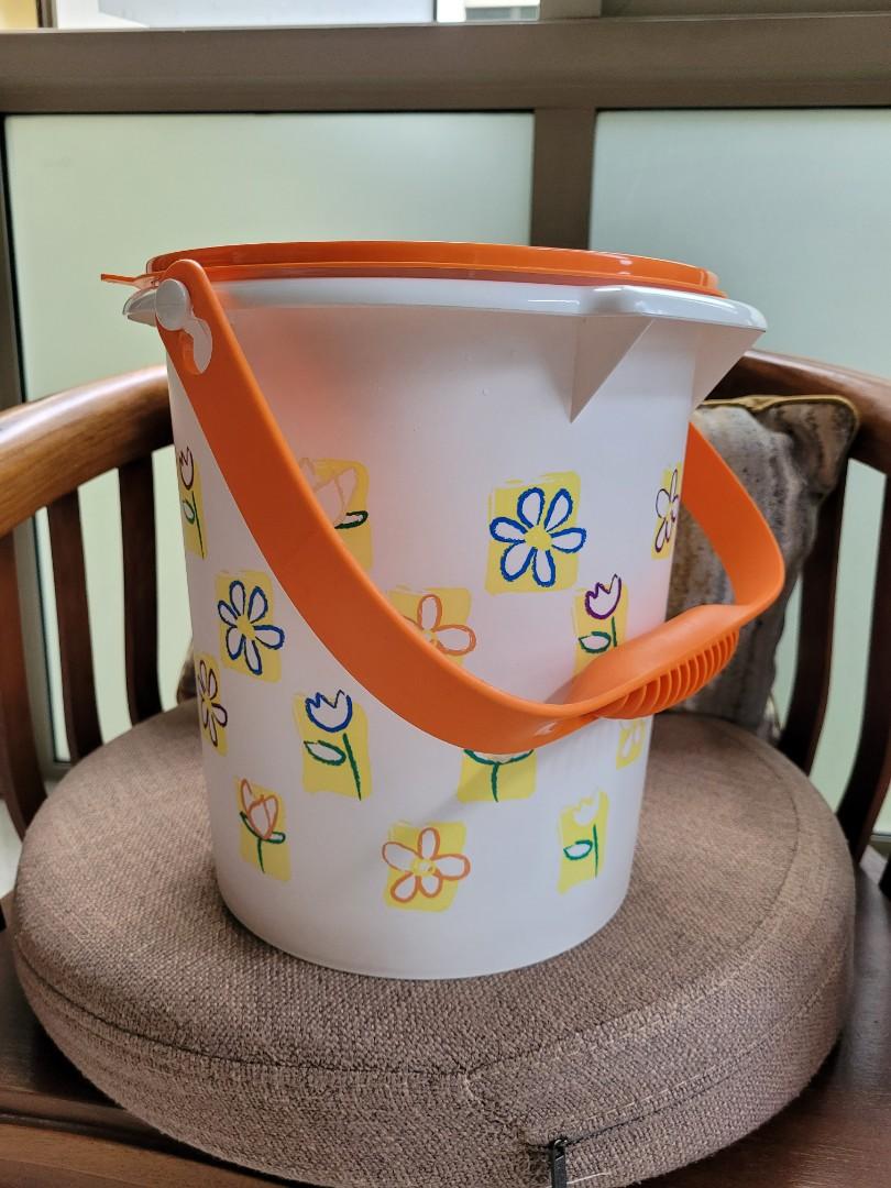 Tupperware 8.5L Bucket with cover, Furniture & Home Living, Kitchenware ...