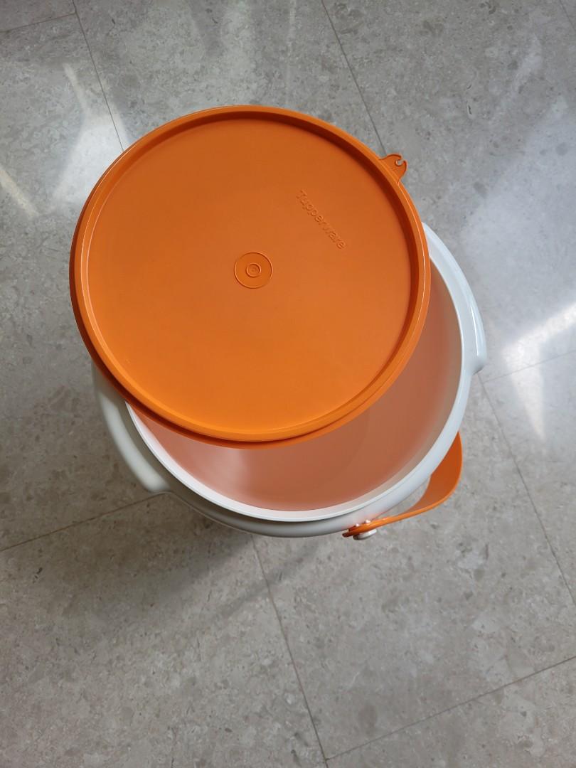 Tupperware 8.5L Bucket with cover, Furniture & Home Living, Kitchenware ...